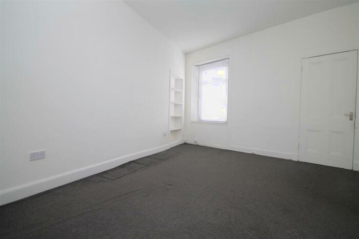 2 Bedroom Flat To Rent In Whifflet Street, Coatbridge, ML5