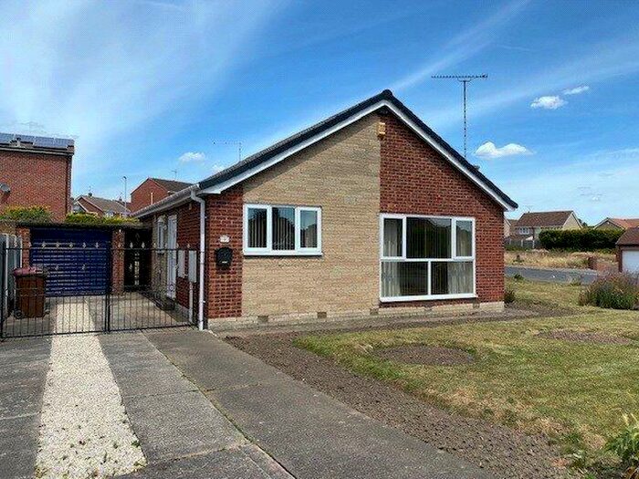 3 Bedroom Bungalow For Sale In Balmoral Way, Bramley, Rotherham, S66