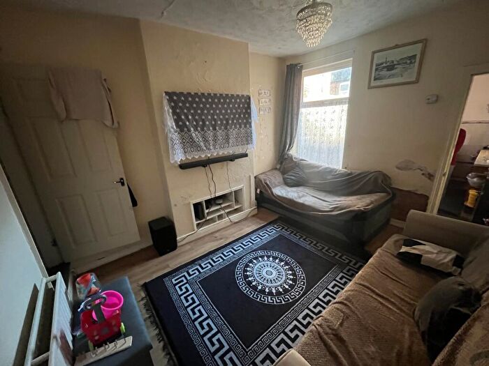 2 Bedroom Terraced House For Sale In Roslyn Street, Leicester ...