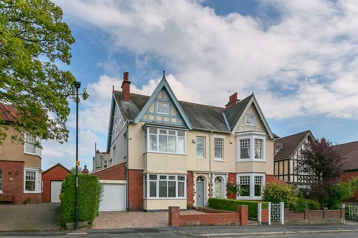 5 Bedroom Semi-Detached House For Sale In Moorside North, Fenham ...