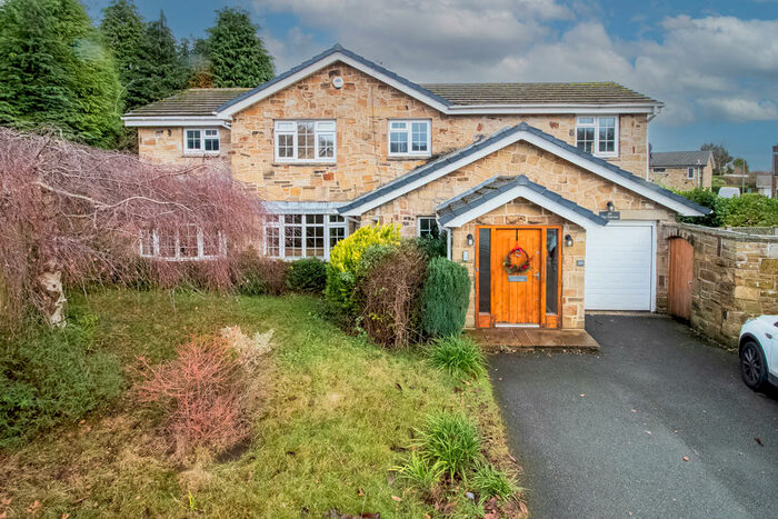 5 Bedroom Detached House For Sale In The Fairway, Fixby, HD2