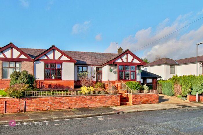 3 Bedroom Semi-Detached Bungalow For Sale In Woodland Road, Heywood, OL10