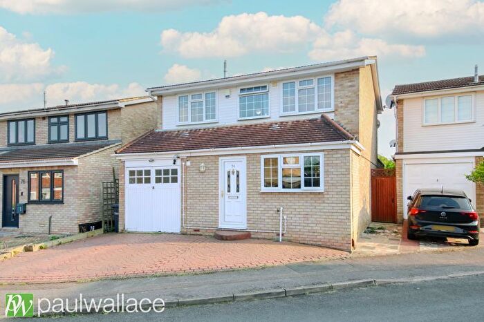 Houses for sale & to rent in EN10 6RH, Buttondene Crescent, Lower ...