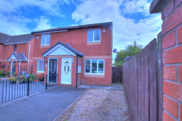 2 Bedroom Semi-Detached House For Sale In Shirlaw Close, Westerhope ...