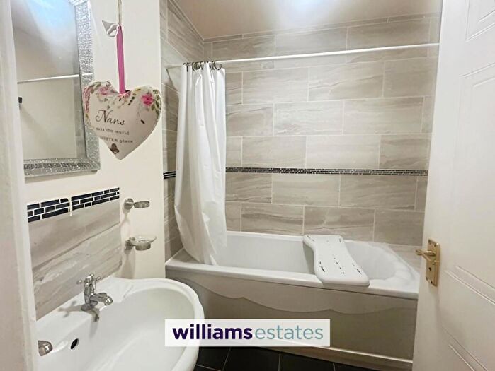 1 Bedroom Flat To Rent In Bastion Road, Prestatyn, LL19