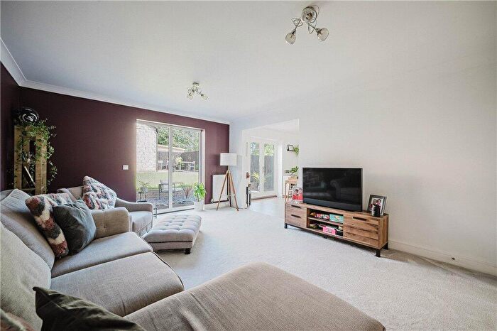 5 Bedroom Semi-Detached House For Sale In Lodge Gardens, Bramham ...