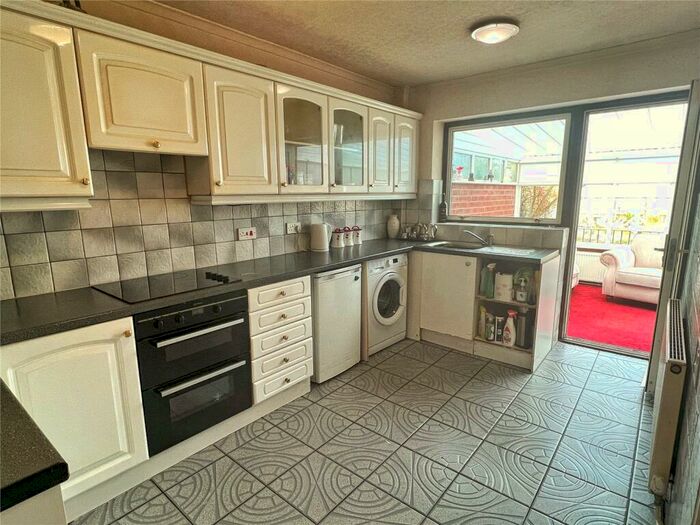 2 Bedroom Bungalow For Sale In Arundel Close, Carrbrook, Stalybridge ...
