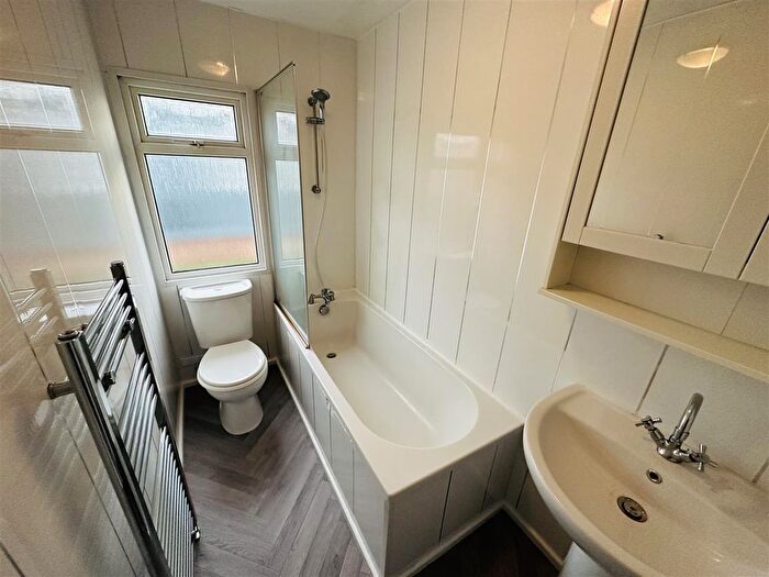 2 Bedroom Park Home For Sale In Greenacres Mobile Home Park, Flaxley ...