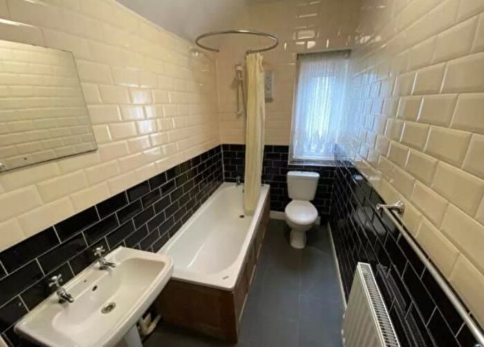 3 Bedroom Town House For Sale In Almonds Green, West Derby, Liverpool, L12