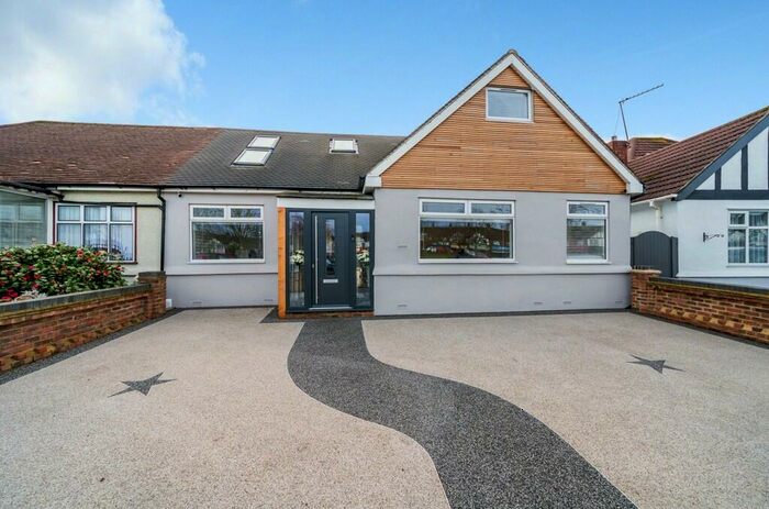 4 Bedroom Semi-Detached Bungalow For Sale In The Oval, Sidcup, DA15