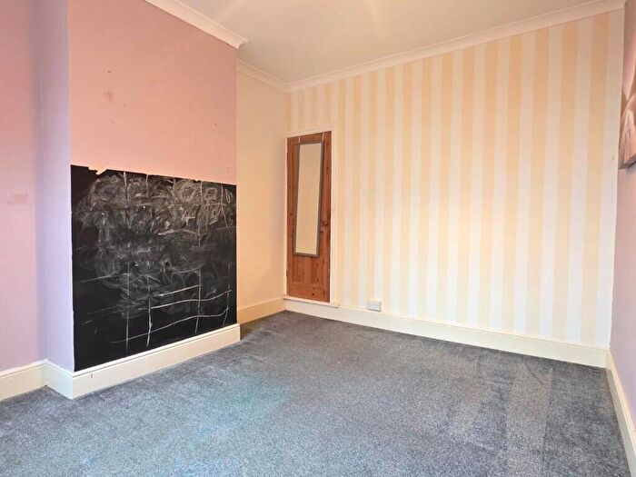 2 Bedroom Terraced House For Sale In Hawkesbury Road, Leicester ...