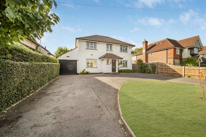 Houses for sale & to rent in SL0 9ES, Syke Ings, Iver Village And ...