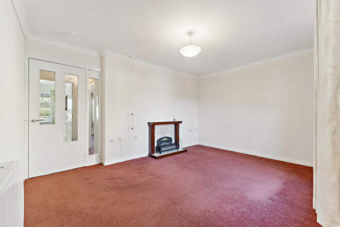1 Bedroom Retirement Property For Sale In Cluny Gardens, Jordanhill ...