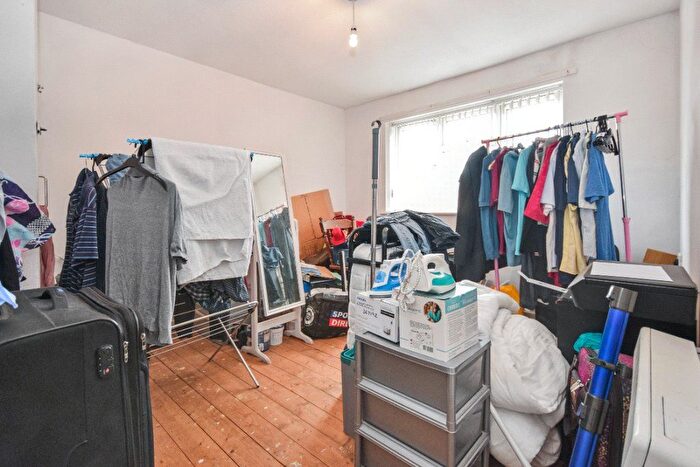 2 Bedroom Town House For Sale In Soho Grove, Wakefield, West Yorkshire, WF2