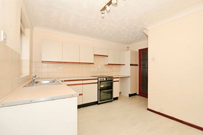 2 Bedroom Terraced House For Sale In The Avenue, March, PE15