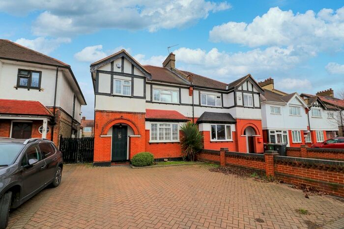 3 Bedroom Semi Detached House For Sale In Kings Road, London E4