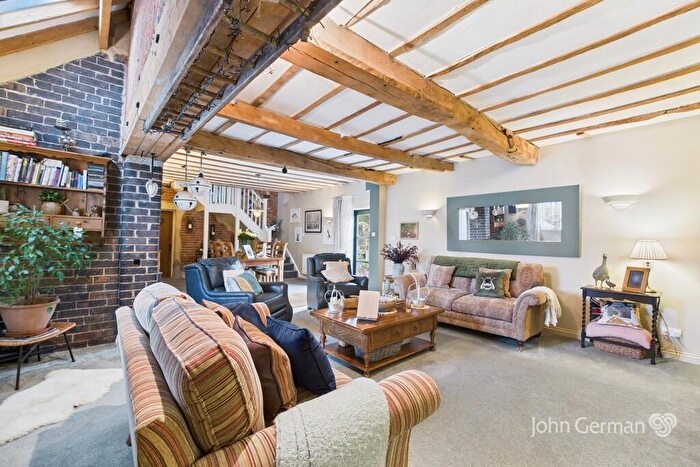 3 Bedroom Barn Conversion For Sale In Wigginton Field Barns, Wigginton, B79