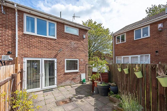 2 Bedroom End Of Terrace House For Sale In Salters Close, Gosforth ...