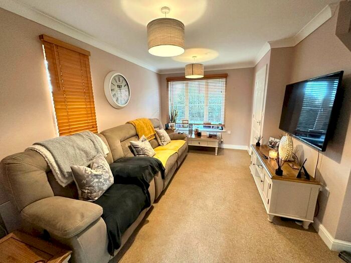 2 Bedroom End Of Terrace House For Sale In Grafton Drive, Highfields ...