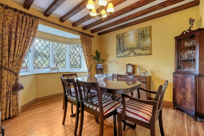 4 Bedroom Detached House For Sale In Chelmsford Road, Felsted, Dunmow ...