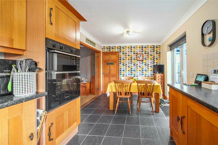 3 Bedroom Bungalow For Sale In Grundle Close, Stanton, Bury St. Edmunds ...