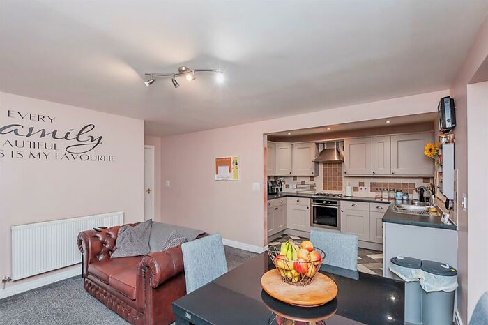 4 Bedroom Semi-Detached House For Sale In Box Tree Grove, Keighley, BD21