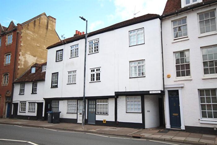 Houses to rent in Salisbury, Wiltshire