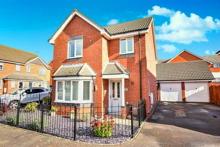 3 Bedroom Detached House To Rent In Melford Close, Oakley Vale, Corby, NN18