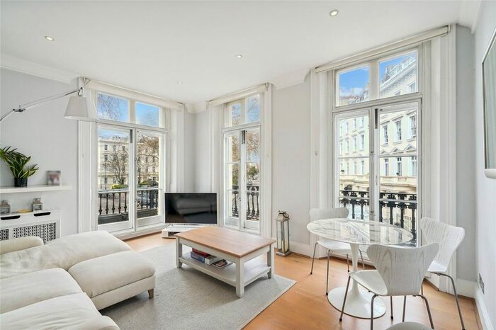 2 Bedroom Flat For Sale In St. Georges Square, London, SW1V