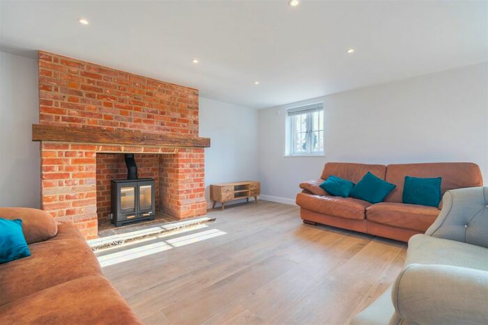 3 Bedroom Barn Conversion To Rent In Oakwood Barn, Lodge Farm ...