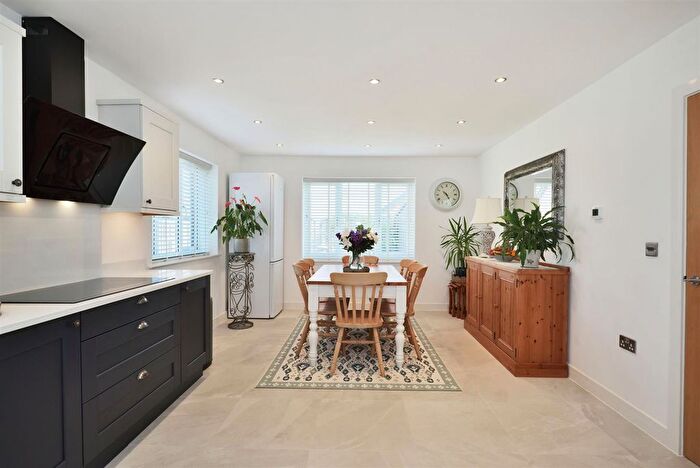 2 Bedroom Detached Bungalow For Sale In Pear Tree Close, Much Dewchurch ...