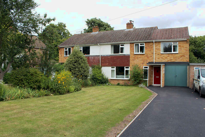 Houses for sale & to rent in SG8 7QT, Thriplow Road, Fowlmere And ...