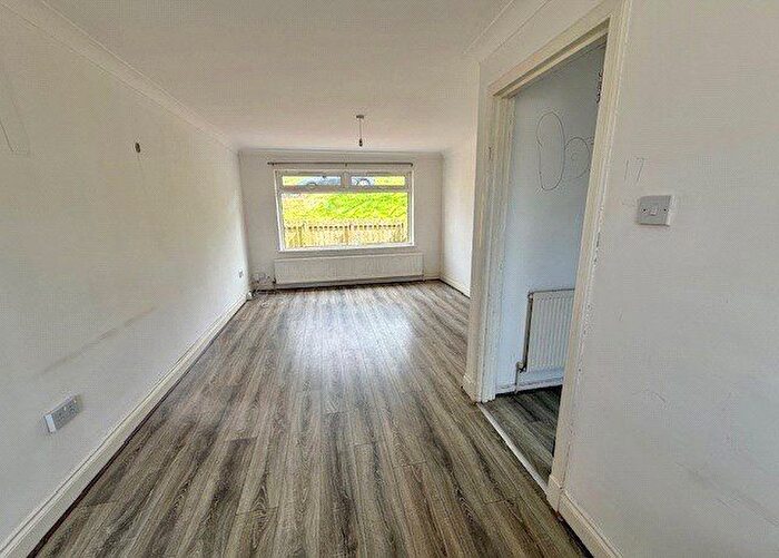 3 Bedroom Terraced House For Sale In Redburn, Alexandria, West ...