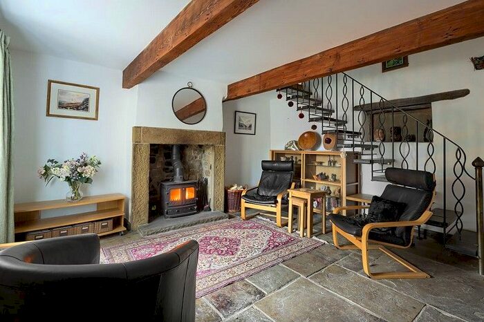 2 Bedroom Cottage For Sale In Whins Avenue, Sabden, Clitheroe ...