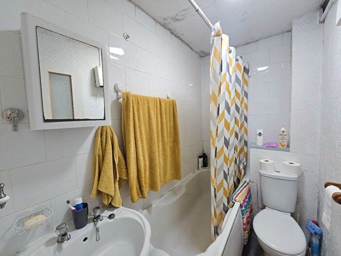 1 Bedroom Studio For Sale In Elliott Close, West Totton, SO40