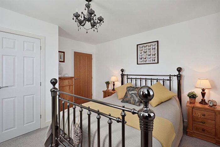 2 Bedroom Detached Bungalow For Sale In Pear Tree Close, Much Dewchurch ...