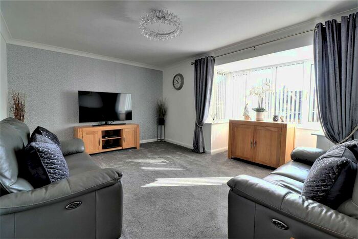 3 Bedroom Detached Bungalow For Sale In Temple Gate, Leeds, LS15