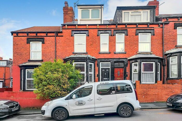3 Bedroom Terraced House For Sale In Rossall Road, Leeds, LS8