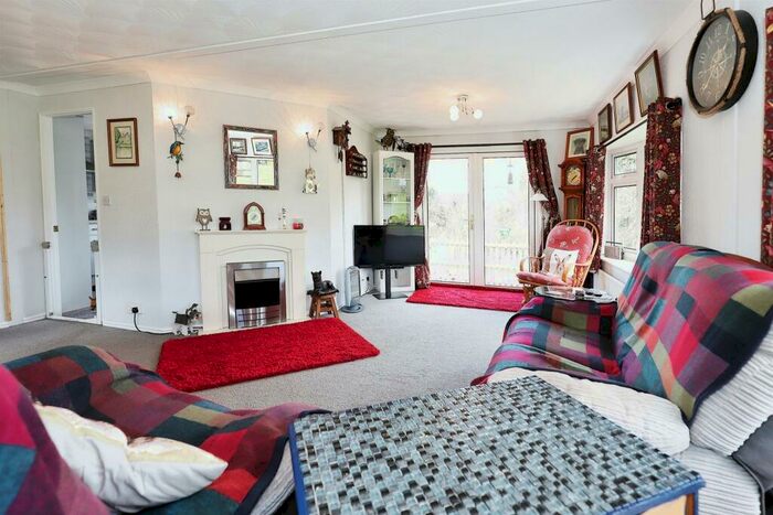 2 Bedroom Park Home For Sale In Austcliffe Road, Cookley, Kidderminster ...