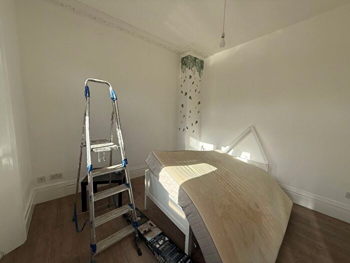 2 Bedroom Flat To Rent In Alloa Road, Ilford, IG3