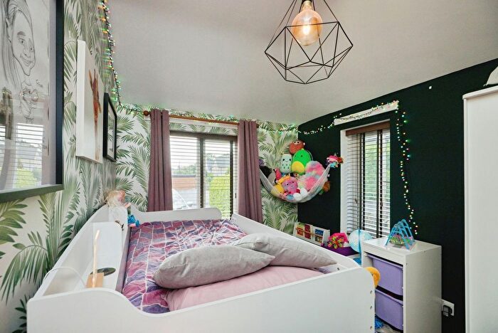 3 Bedroom Bungalow For Sale In Waunfawr, Caernarfon, Gwynedd, LL55