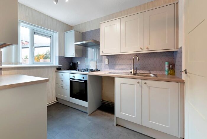 2 Bedroom Flat For Sale In Wentloog Court, Wentloog Road, Rumney ...