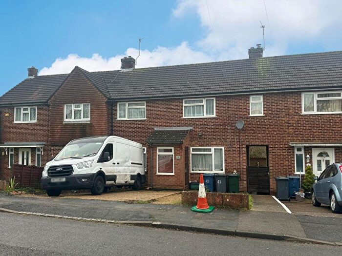 3 Bedroom Terraced House For Sale In Laburnum Road, High Wycombe ...