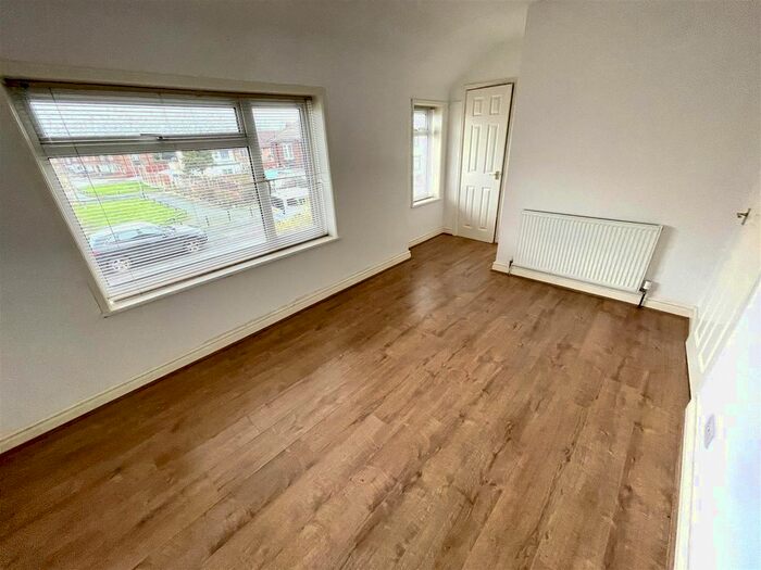 3 Bedroom Town House For Sale In Broadoak Road, Dovecot, Liverpool, L14