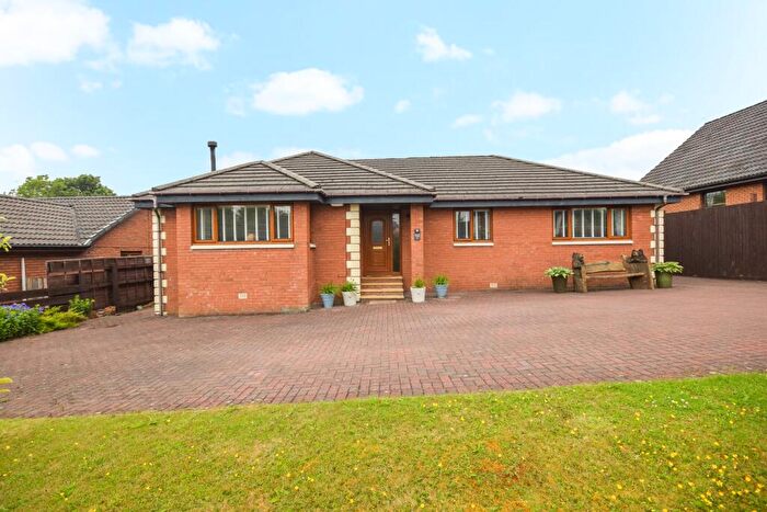 Houses for sale in Shotts, ML7, North Lanarkshire