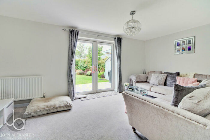 3 Bedroom Semi-Detached House For Sale In Tait Avenue, Silver End ...