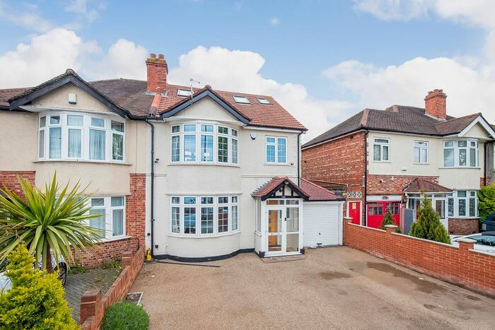 Houses for sale & to rent in SE9 3QR, Parkview Road,,Coldharbour And ...