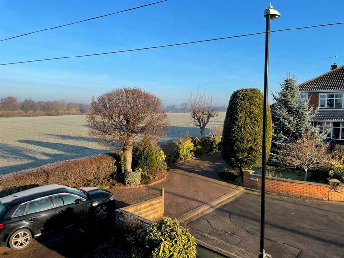 3 Bedroom Semi-Detached House For Sale In Ripon Close, Allesley ...