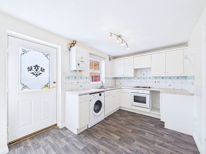 2 Bedroom End Of Terrace House For Sale In Fyfield Drive, South ...