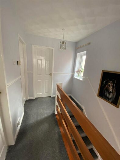 3 Bedroom Semi-Detached House For Sale In Laburnum Grove, Conisbrough ...